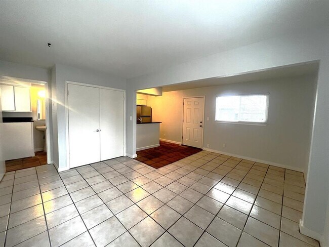 2609 E Cesar Chavez St Unit 105, Austin, TX 78702 - Room for Rent in ...