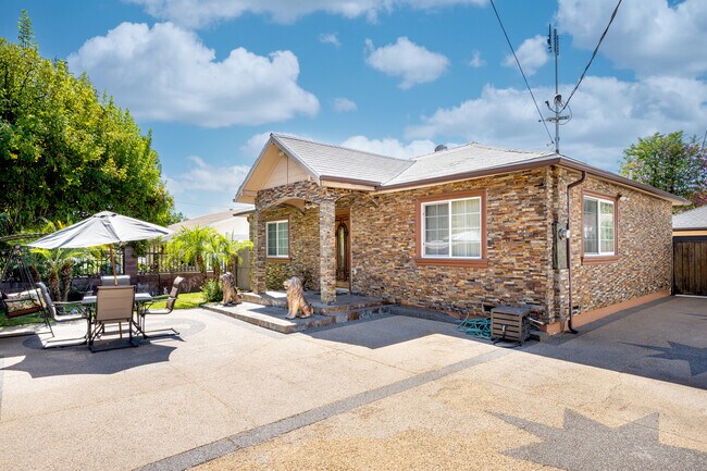 7633 Greg Ave, Sun Valley, CA 91352 - House Rental in Sun Valley, CA ...