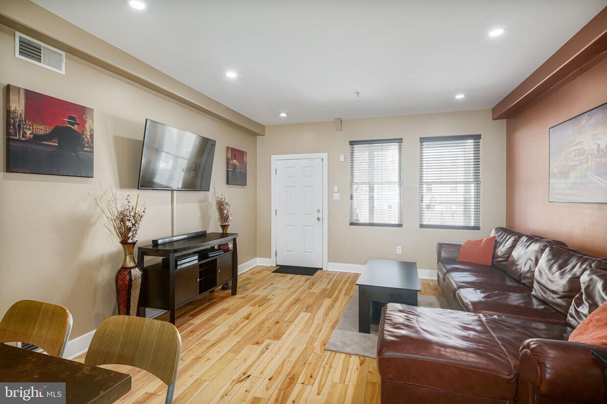 1931 Poplar St, Philadelphia, PA 19130 - Townhome Rentals in ...