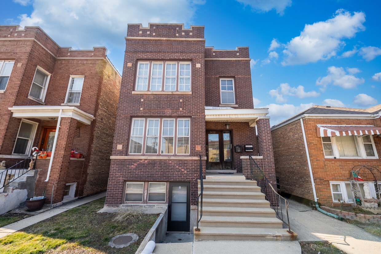 2432 S Central Ave, Cicero, IL 60804 - House Rental in Cicero, IL ...