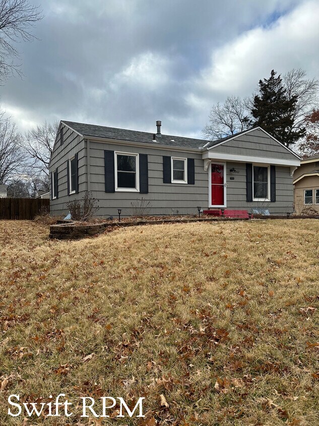 8402 Boone Blvd, Kansas City, MO 64114 - House Rental in Kansas City ...