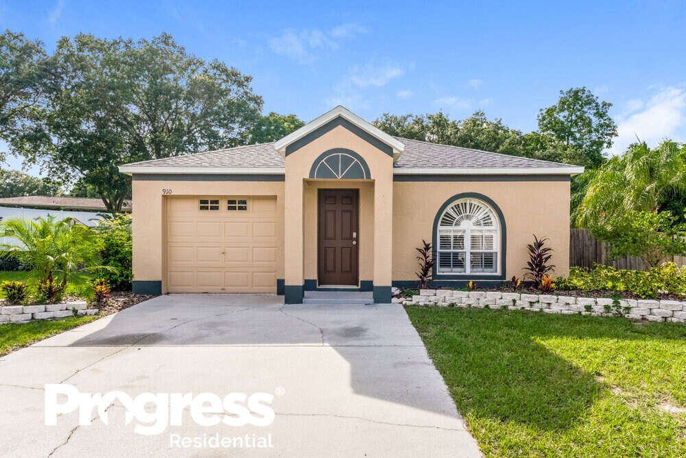 910 Lake Shore Ranch Dr, Seffner, FL 33584 | Apartments.com