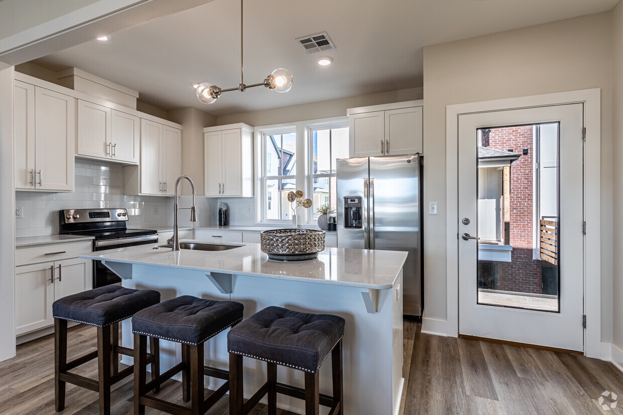 Depot 16 Flats and Townhomes - 301 Sw 6th St Bentonville, AR 72712 ...