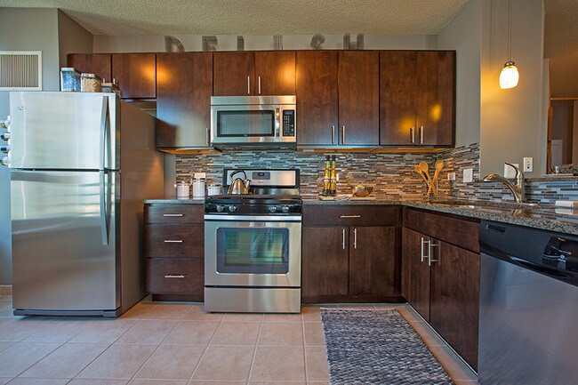 The Streeter Rentals in Chicago at 345 E Ohio St Chicago, IL ...