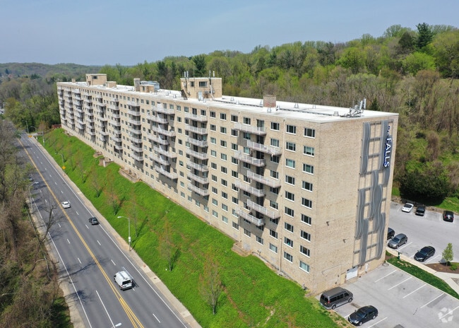 The Falls at Roland Park - Apartments in Baltimore, MD | Apartments.com