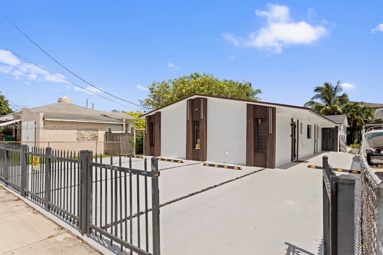 3125 NW 21st Ct Unit 3125, Miami, FL 33142 - Room for Rent in Miami, FL ...