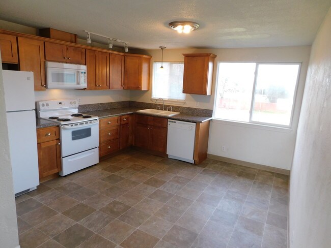 Village Park Apartments - Apartments in Springfield, OR | Apartments.com