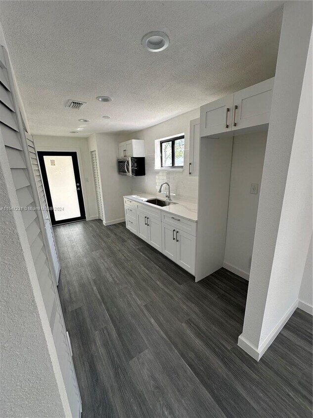 3687 William Ave Unit 3687, Miami, FL 33133 - Room for Rent in Miami ...