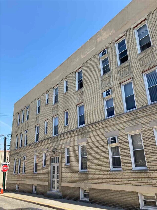 6608 Polk St Unit 3A, West New York, NJ 07093 - Room for Rent in West ...