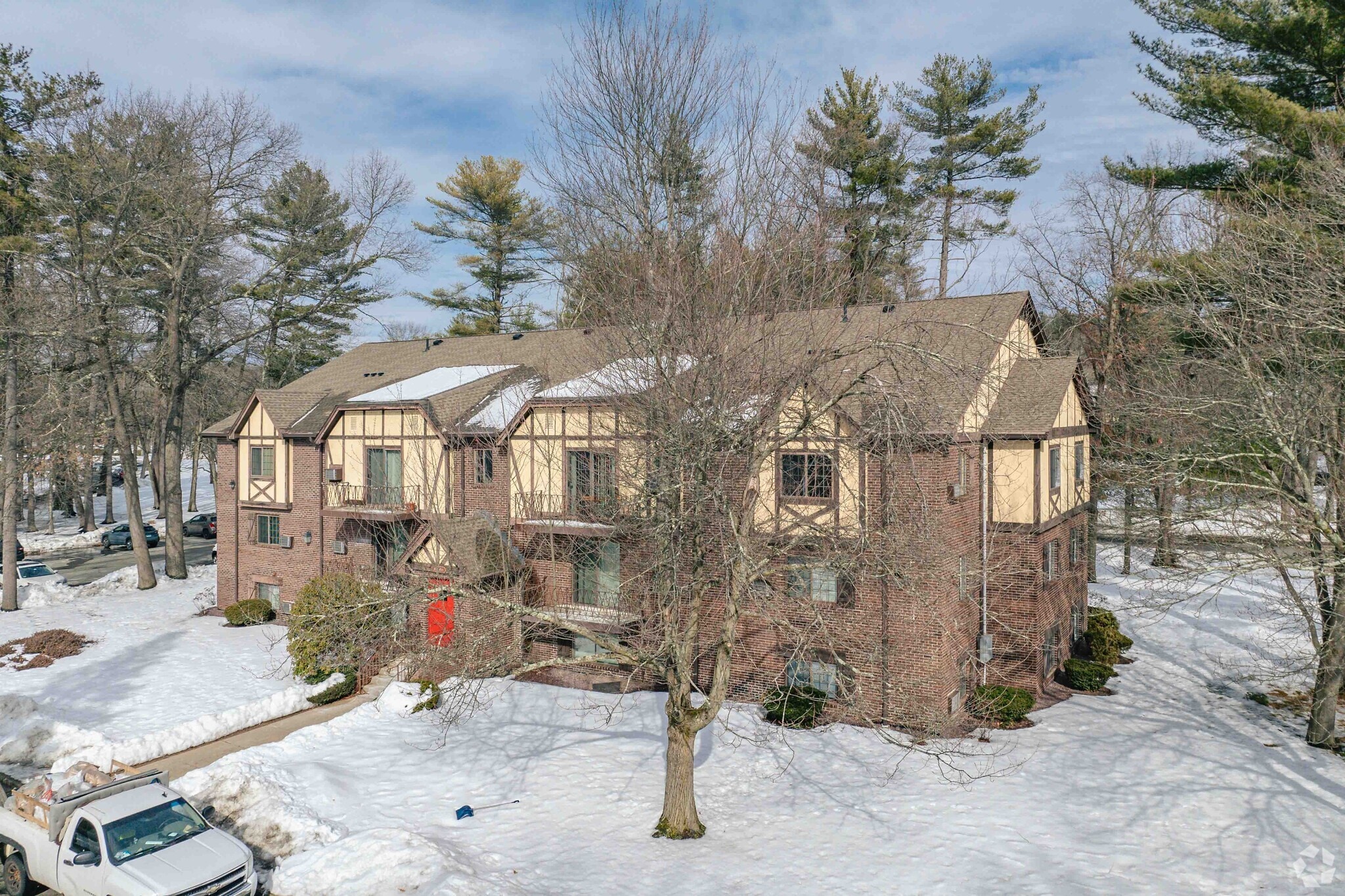 Royal Crest - 50 Royal Crest Dr North Andover, MA 01845 | Apartments.com