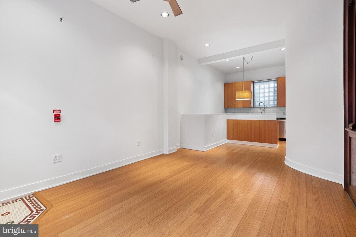 727 S 7th St Unit 1R, Philadelphia, PA 19147 - Room for Rent in ...
