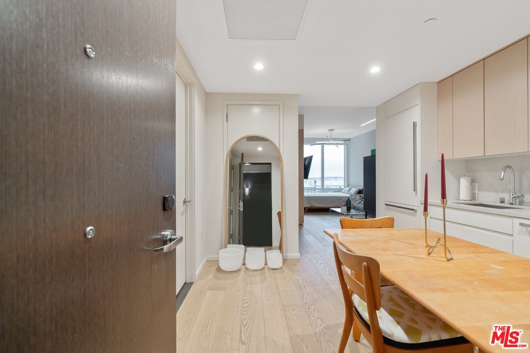 877 Francisco St Unit 1010, Los Angeles, CA 90015 - Condo for Rent in ...