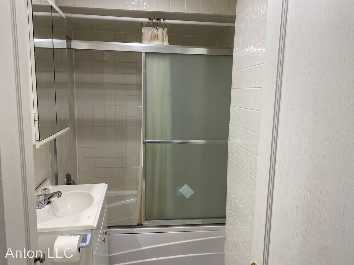 220 Conkey St, Hammond, IN 46320 - Room for Rent in Hammond, IN ...