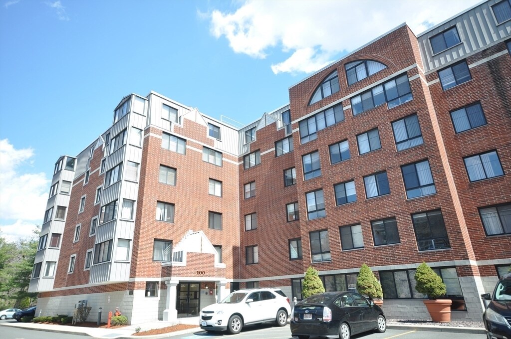 100 Ledgewood Dr Unit 310, Stoneham, MA 02180 - Condo for Rent in ...