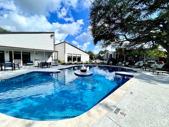 Briar Village Apartments for Rent with a Living Room - Houston, TX ...