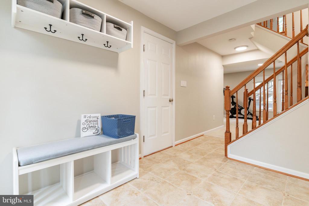 7446 Gadsby Square, Alexandria, VA 22315 - Townhome Rentals in ...