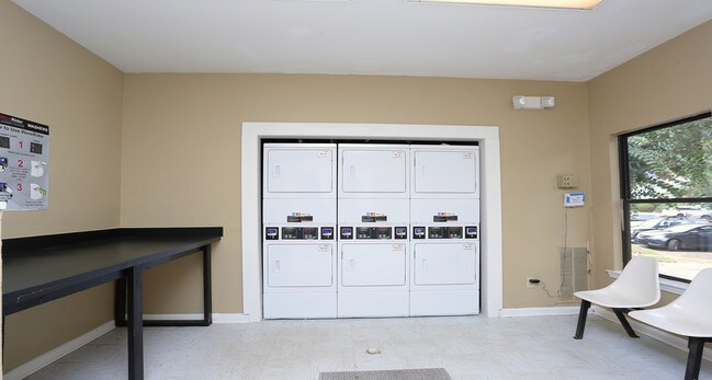 The Columns at Lake Ridge Apartments - Dunwoody, GA | Apartments.com