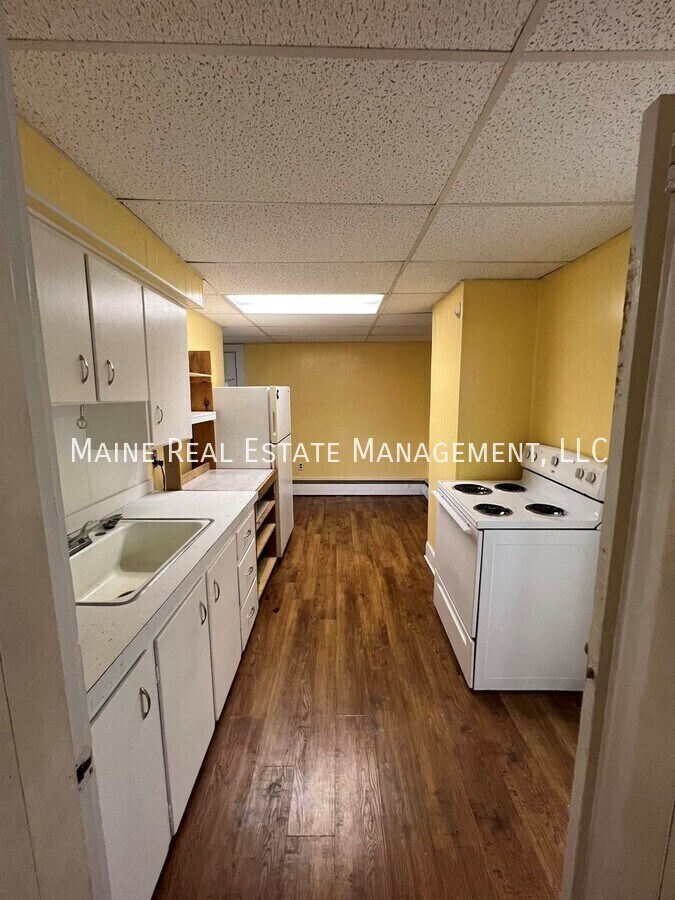101 Front St Unit 2, Old Town, ME 04468 - Room for Rent in Old Town, ME ...