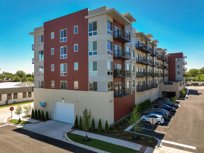 Scarsdale Apartments for Rent with Extra Storage - Arlington Heights ...