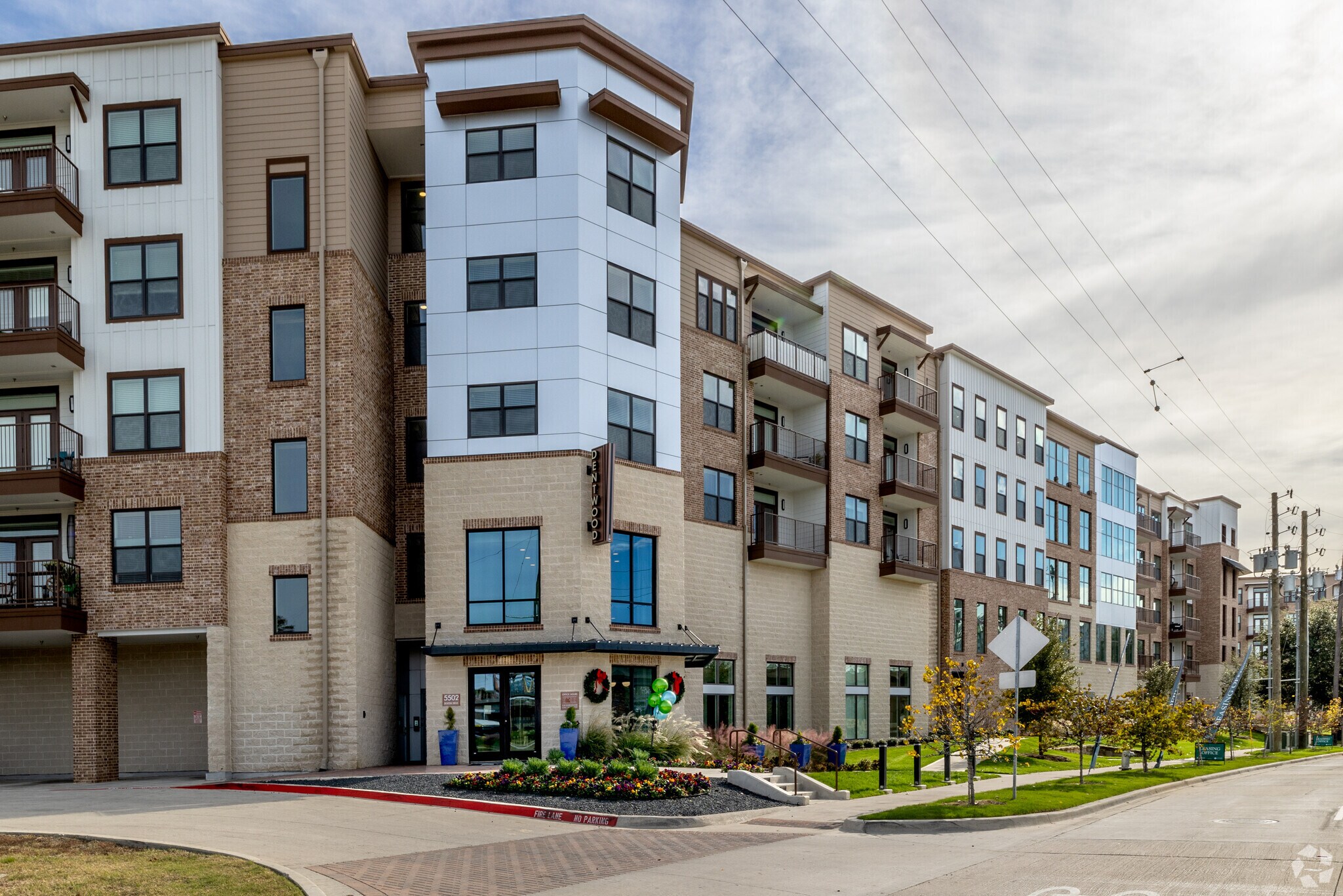 Maple - 5502 Denton Drive Cut Off Dallas, TX 75235 | Apartments.com