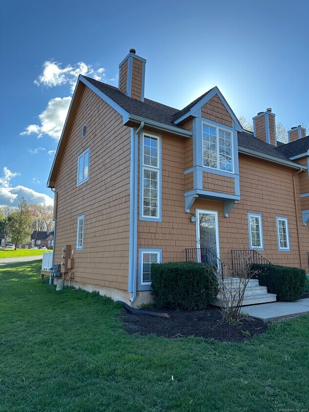 2 Julia Ct Unit 2, East Windsor, CT 06016 - Condo for Rent in East ...