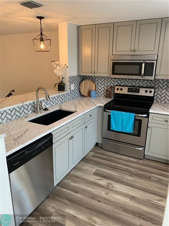 205 SW 3rd St, Pompano Beach, FL 33060 - Townhome Rentals in Pompano ...