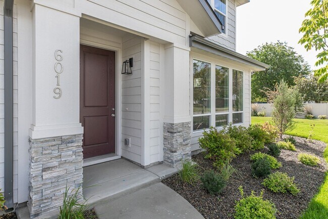 Roe Street Townhomes Boise Idaho 83714 Townhomes for Rent - Boise, ID ...