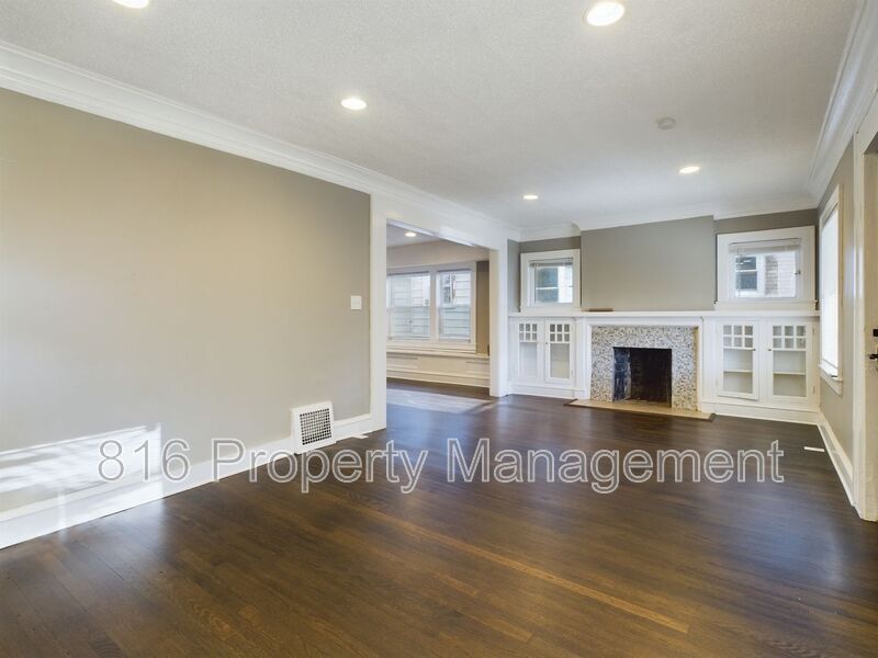 5912 The Paseo, Kansas City, MO 64110 - House Rental in Kansas City, MO ...