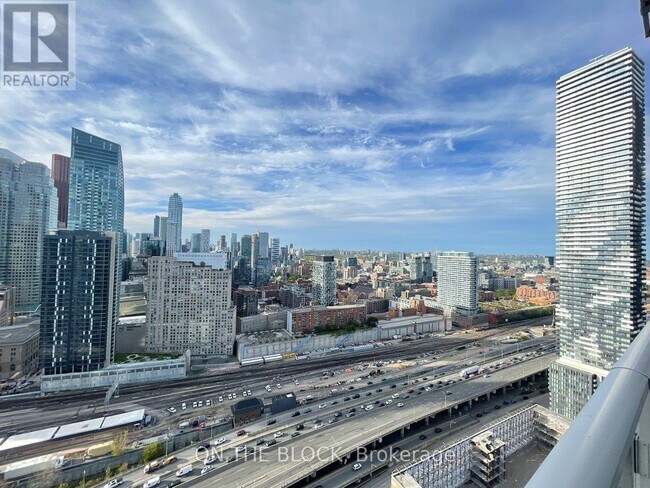 28 Freeland St Unité 3405, Toronto, ON M5E 0E3 - Appartement à Louer à ...