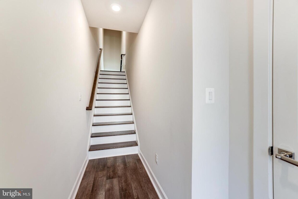 22286 Cornerstone Xing Ter, Brambleton, VA 20148 - Townhome Rentals in ...