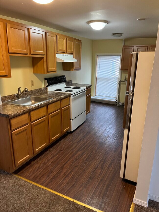 2418 S Chicago Ave Unit Apt. C, South Milwaukee, WI 53172 - Apartments ...
