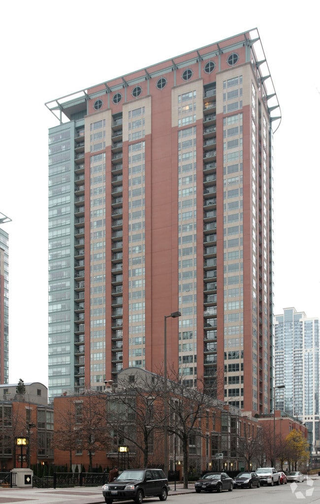 Riverview Condominiums Apartments - Chicago, IL | Apartments.com