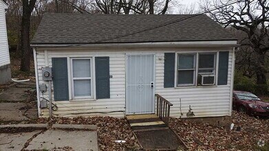 Blue Ridge View Apartments for Rent with Hardwood Floors - Independence ...