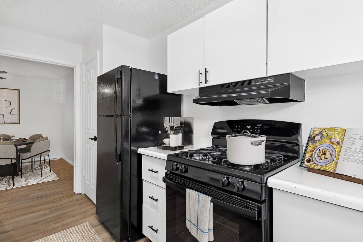 ReNew on Lindbergh - 10304 Oxford Hill Dr St. Louis, MO 63146 ...