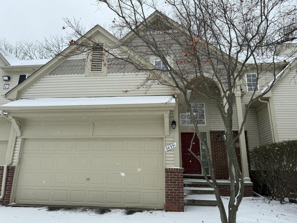 38391 Churchill Ln, Farmington Hills, MI 48331 - Condo for Rent in ...
