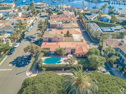 Lido Peninsula Resort Apartments for Rent with Parking - Newport Beach ...