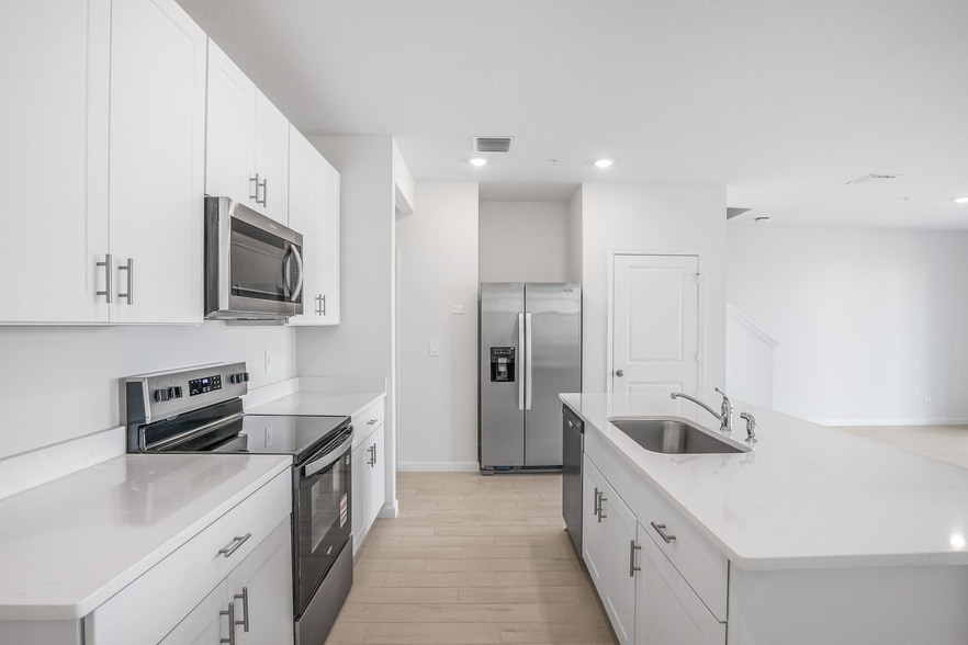 587 Salisbury Cir, Fort Pierce, FL 34982 | Apartments.com