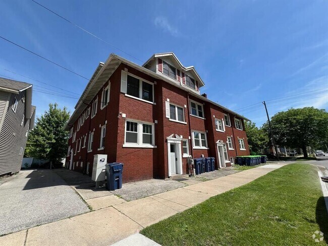 Center Avenue Historic District Senior Living Apartments for Rent - Bay ...