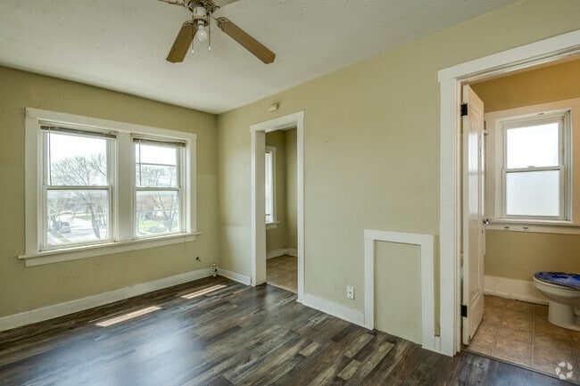 Merrill Park Apartments for Rent with Hardwood Floors - Milwaukee, WI ...