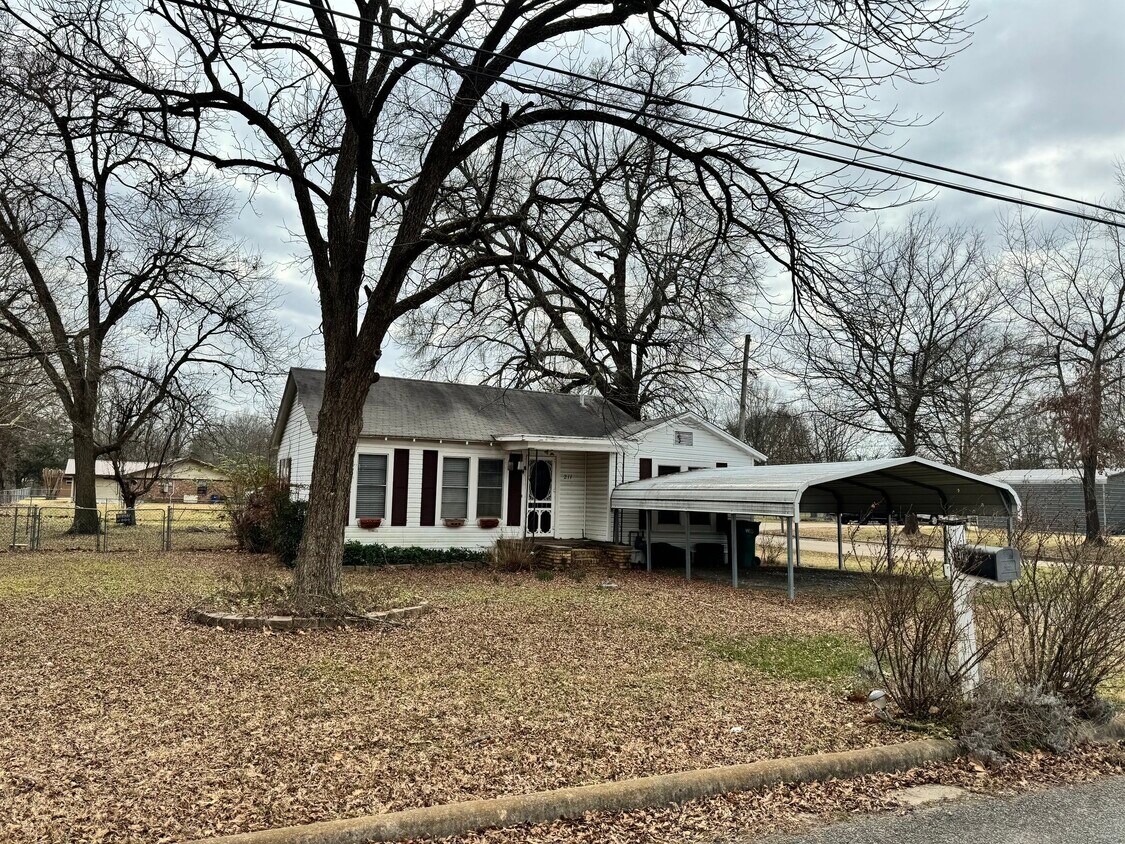 211 SW Front St, New Boston, TX 75570 - House Rental in New Boston, TX ...