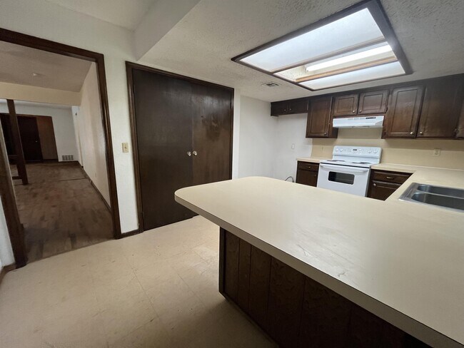 7314 Kings Manor Ct, Oklahoma City, OK 73132 - House Rental in Oklahoma ...