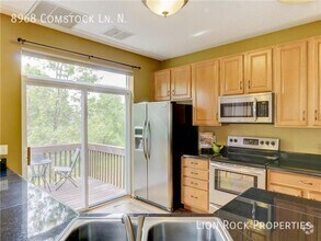 Centennial Crossing Apartments for Rent with a Garage - Maple Grove, MN ...