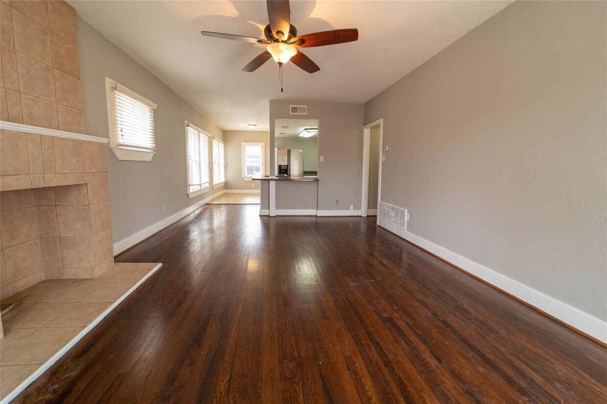 2226 W Rosedale St S Unit Rosedale 100, Fort Worth, TX 76110 - Room for ...