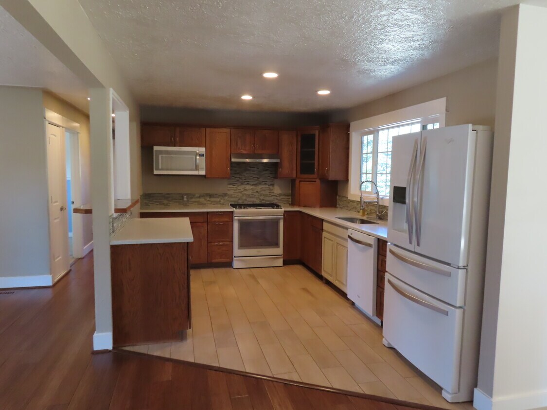 38833 Ridge Dr, Scio, OR 97374 - House Rental in Scio, OR | Apartments.com