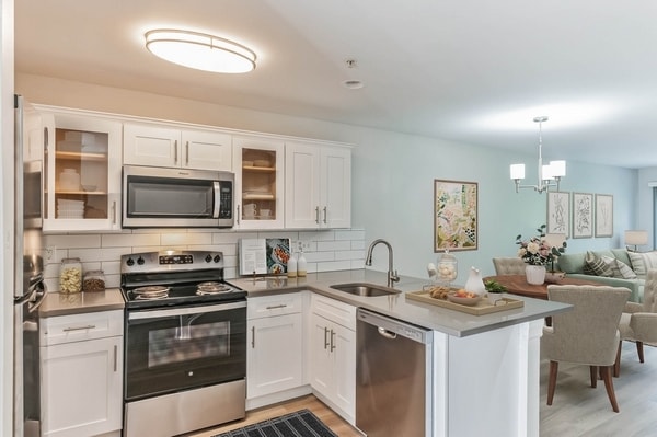 Eagle Rock Apartments & Townhomes at Rensselaer - 6601 Oak Hill Cir ...