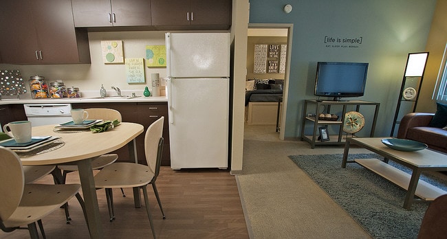 University Gateway Apartments - Los Angeles, CA | Apartments.com