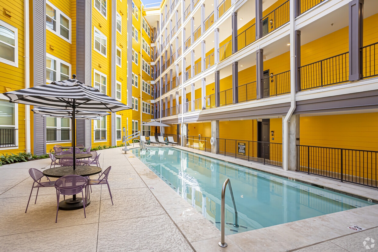 Flat Iron - 300 W Parker Blvd Baton Rouge, LA 70808 | Apartments.com