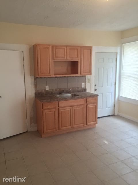 122 Carlisle St Unit 1, New Haven, CT 06519 - Condo for Rent in New ...