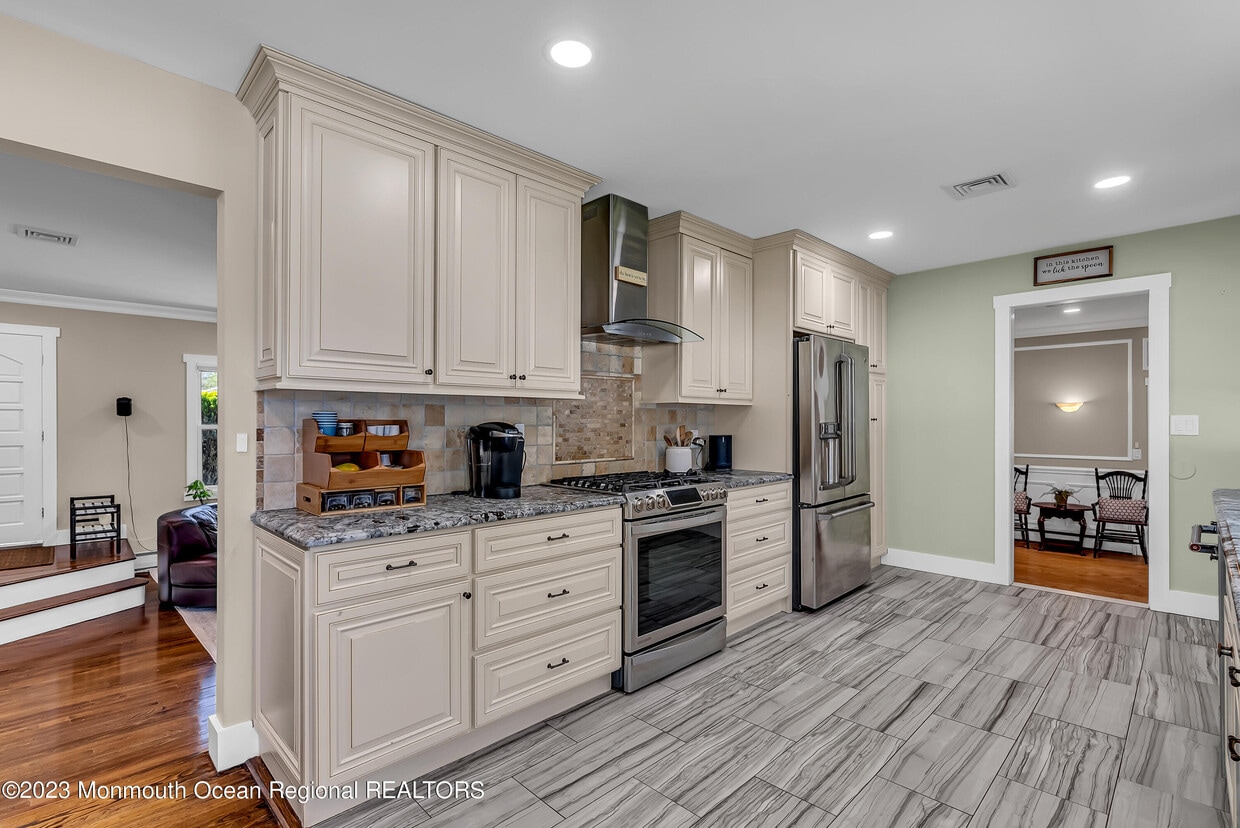 19 Robert Pl, Ocean Township, NJ 07712 - House Rental in Ocean Township ...