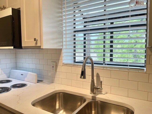 1311 Antoine Dr Unit 144, Houston, TX 77055 - Condo for Rent in Houston ...